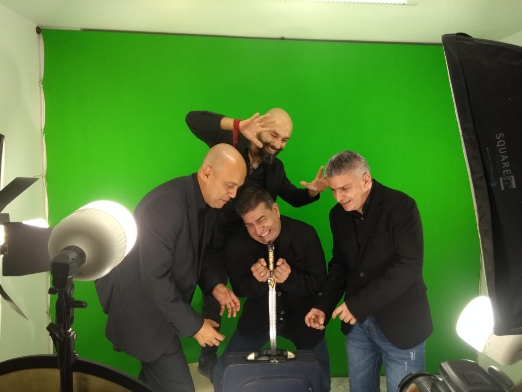 TEACHING & TRAINING - Ricky Estrada